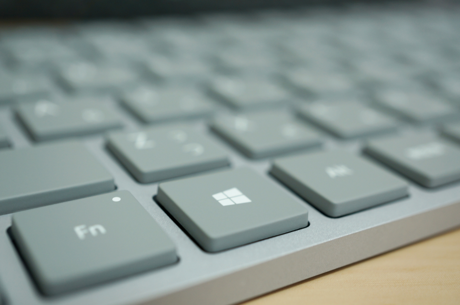 Microsoft Surface Keyboard レビュー／SurfaceワイヤレスキーボードをMacで使う！ | MAKKYON WEB