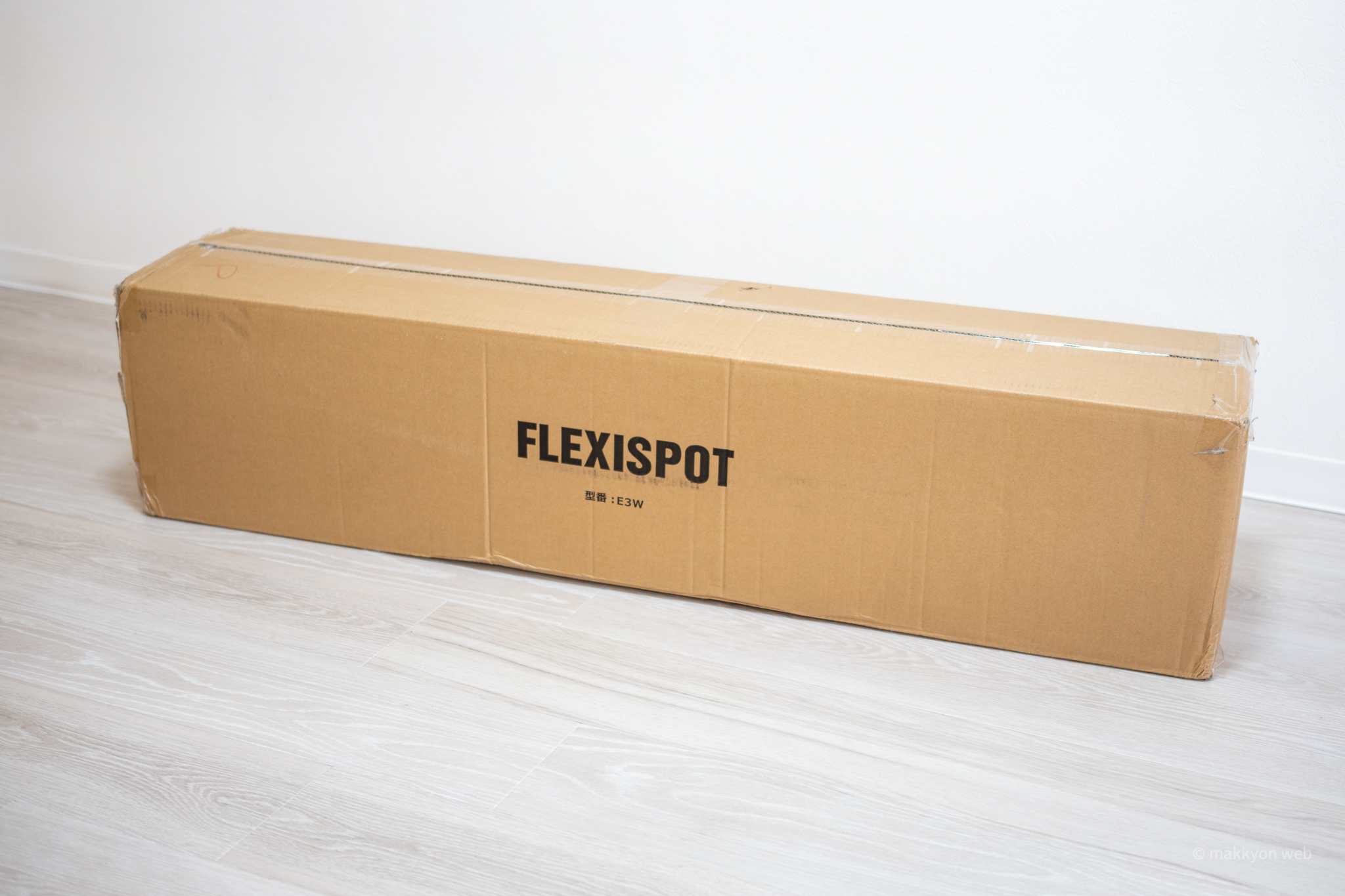 【2022年版】スタンディングデスクの選び方／FlexiSpot E3W組み立て完全ガイド、オリジナルの天板を設置するには？ | MAKKYON WEB