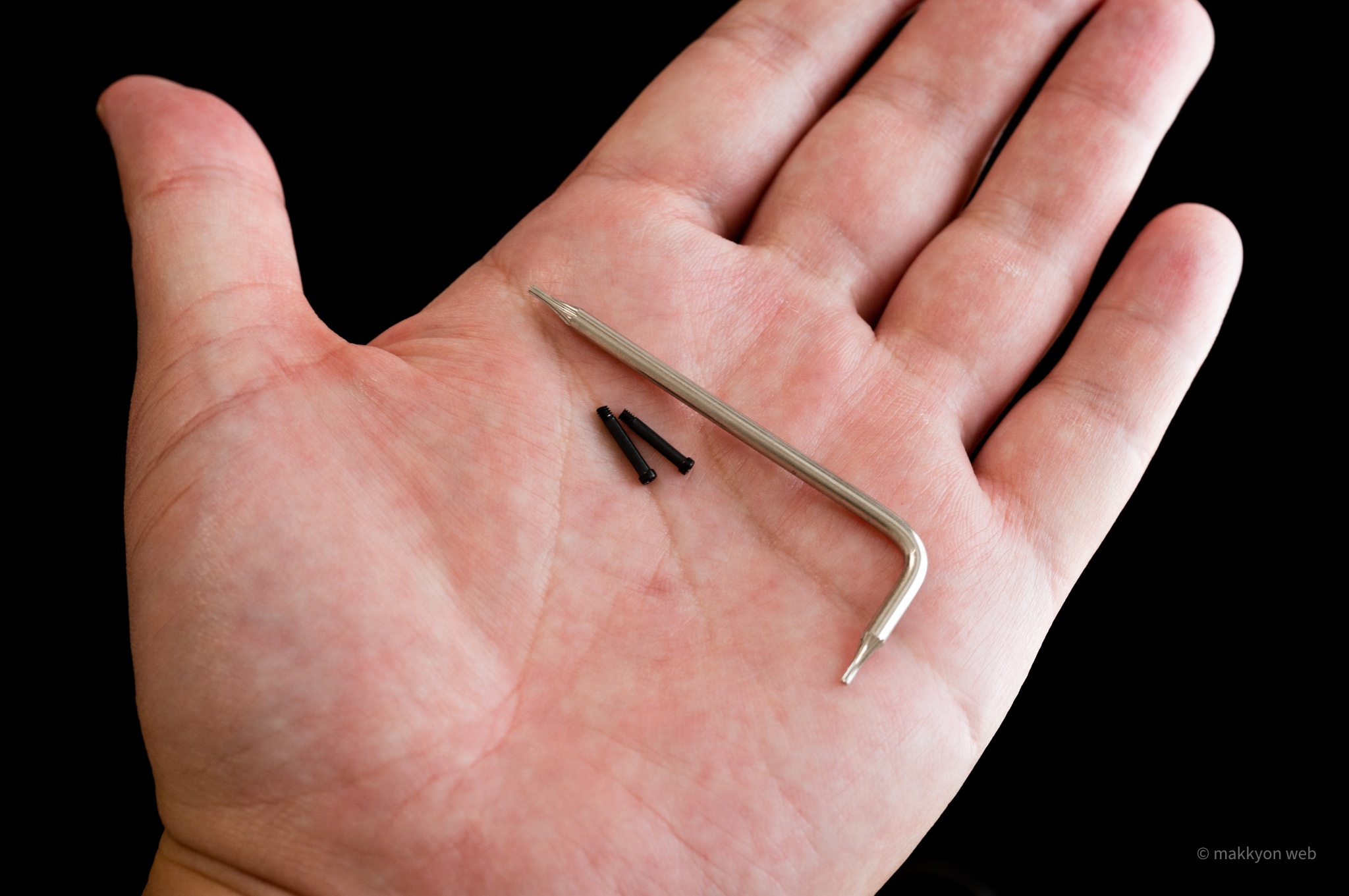 最硬クラスのAirTagケース！Pita!Tag for Multi-tool レビュー／プラスドライバーや六角レンチを内蔵する万能ツール ...