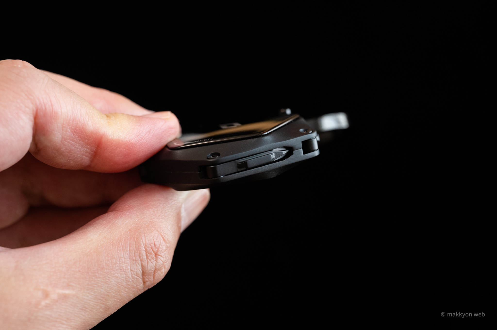 最硬クラスのAirTagケース！Pita!Tag for Multi-tool レビュー／プラスドライバーや六角レンチを内蔵する万能ツール ...