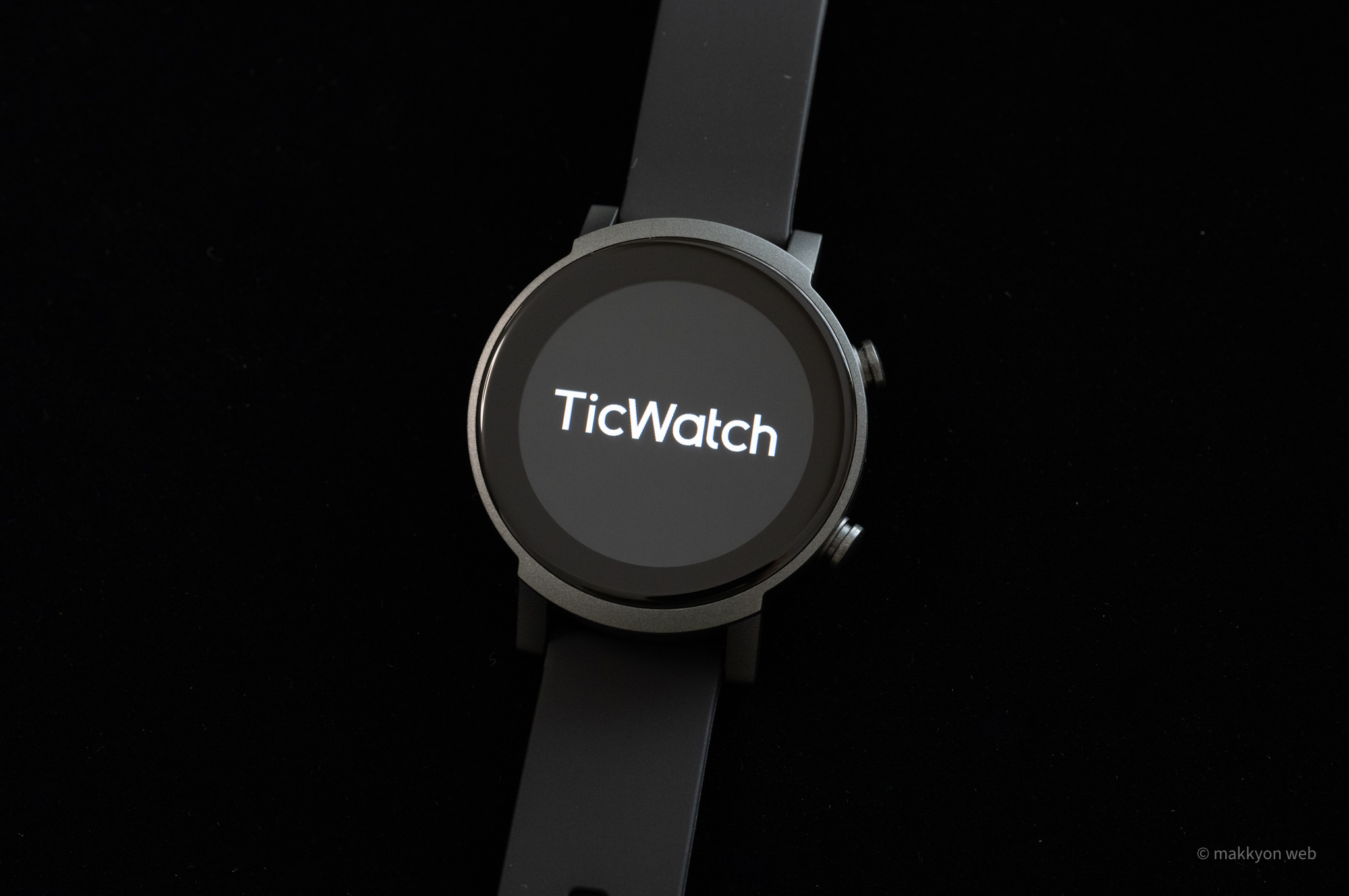 Wear OS by Google搭載のスマートウォッチはiPhoneでも使える？／Mobvoi TicWatch E3 レビュー ...
