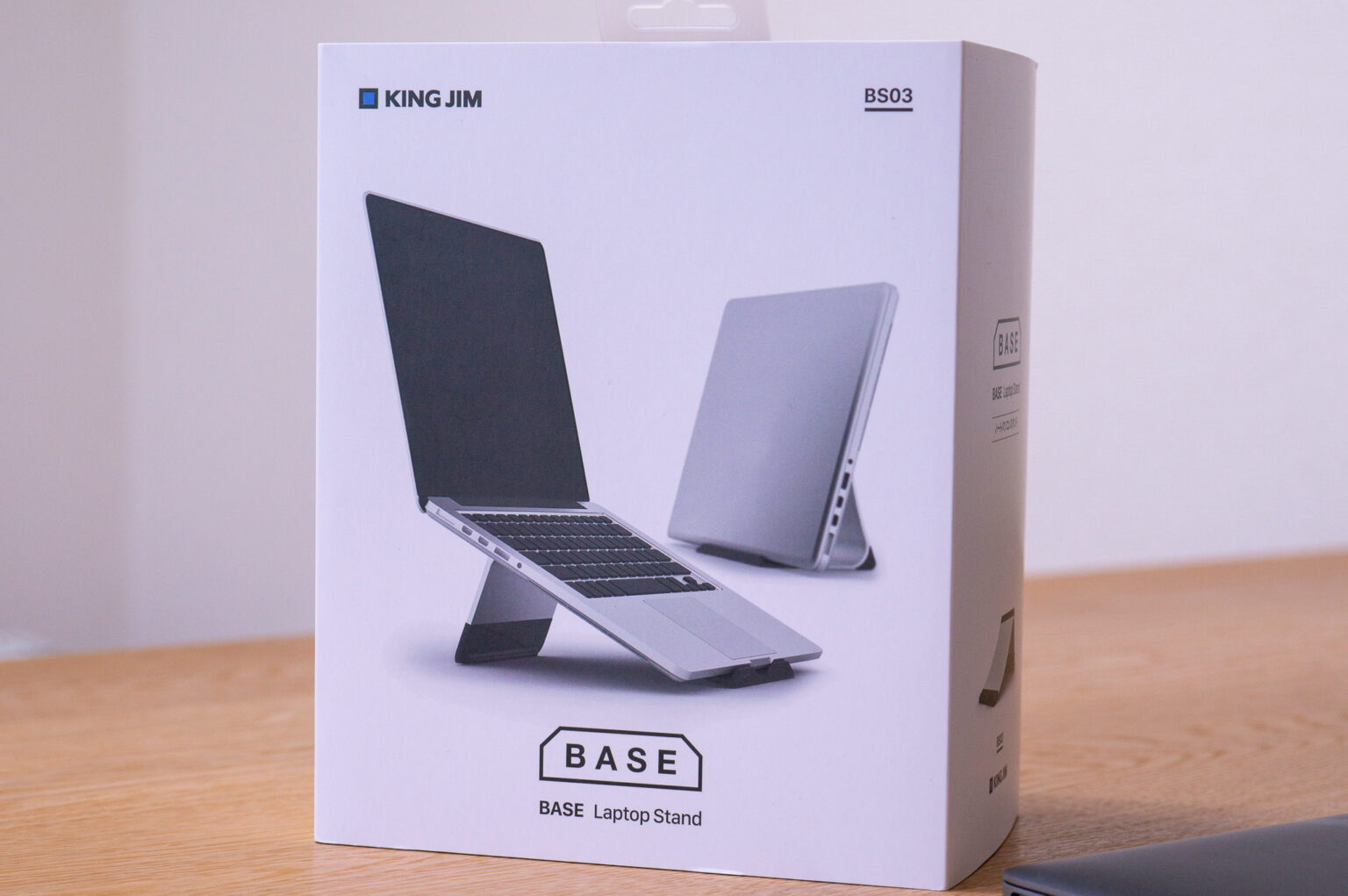 12.9インチのiPad Proでも超安定！キングジムのシンプルなノートPCスタンド「BASE BS03」をレビュー！ | MAKKYON WEB