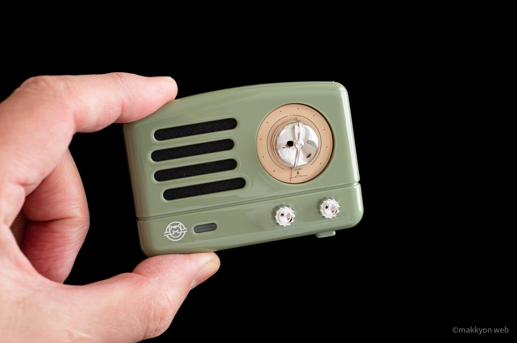 貼ると音が変わる？？マグネットで場所を選ばないスピーカー！MUZEN PETA Bluetoothスピーカーをレビュー | MAKKYON WEB