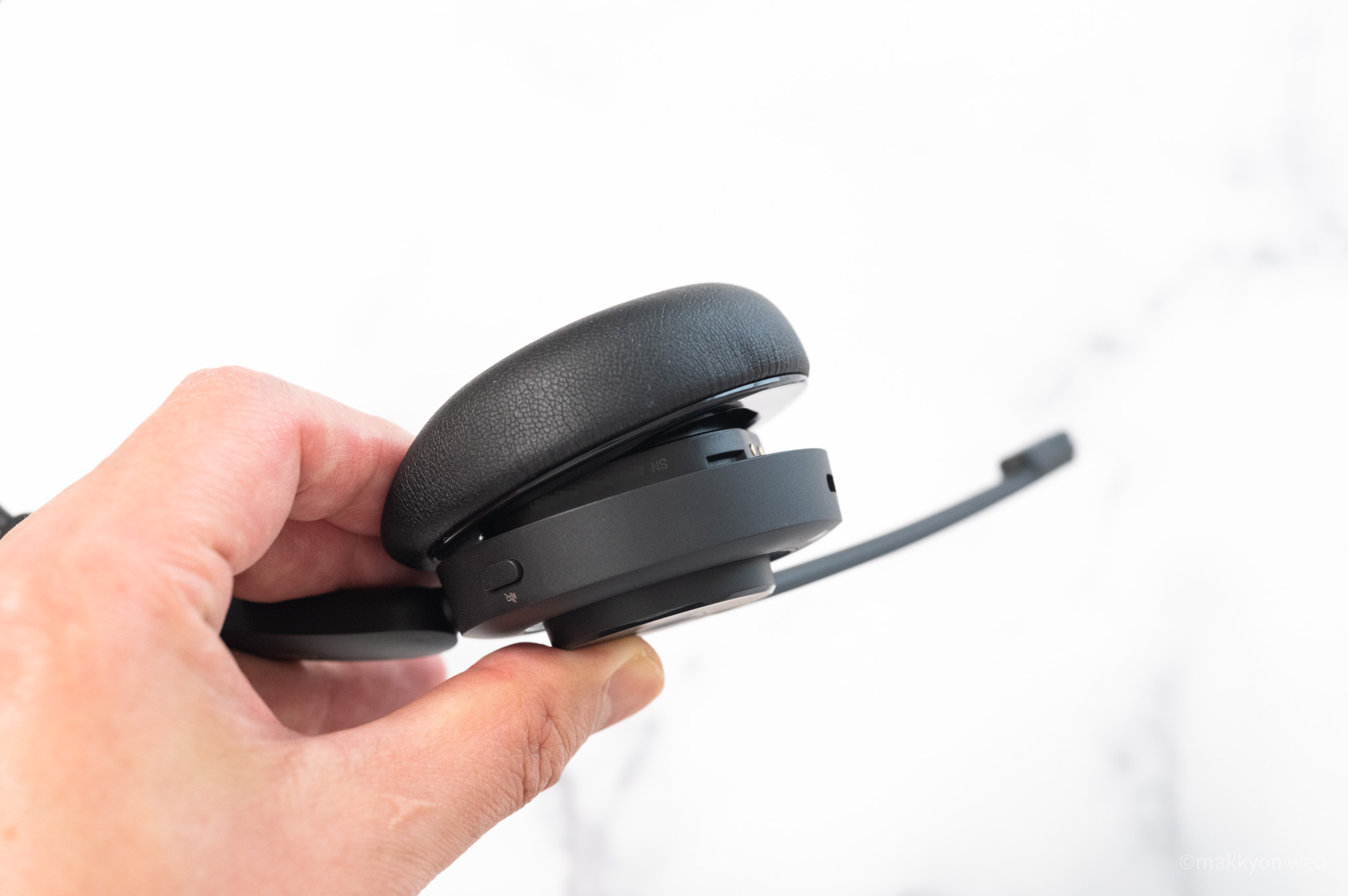 片耳タイプのワイヤレスヘッドセットで、USBアダプタ＆充電スタンド付き！／AnkerWork H300 Mono Headset ...