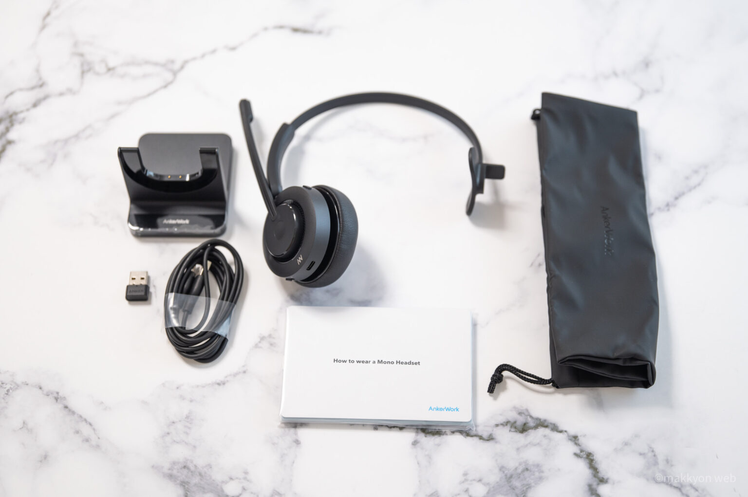 片耳タイプのワイヤレスヘッドセットで、USBアダプタ＆充電スタンド付き！／AnkerWork H300 Mono Headset ...