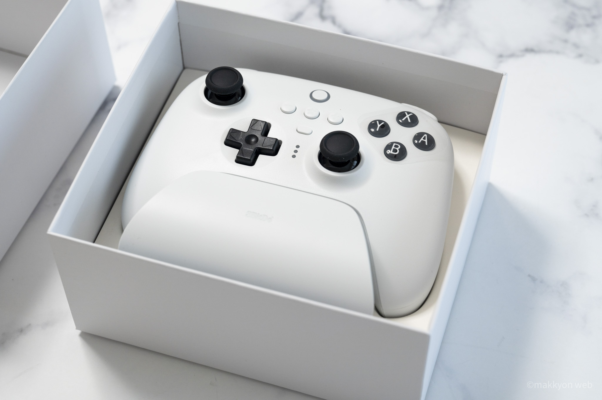 実質的にホワイトのプロコンでは……？ニンテンドースイッチで使える、8bitDo Ultimate Bluetoothコントローラーをレビュー | MAKKYON WEB