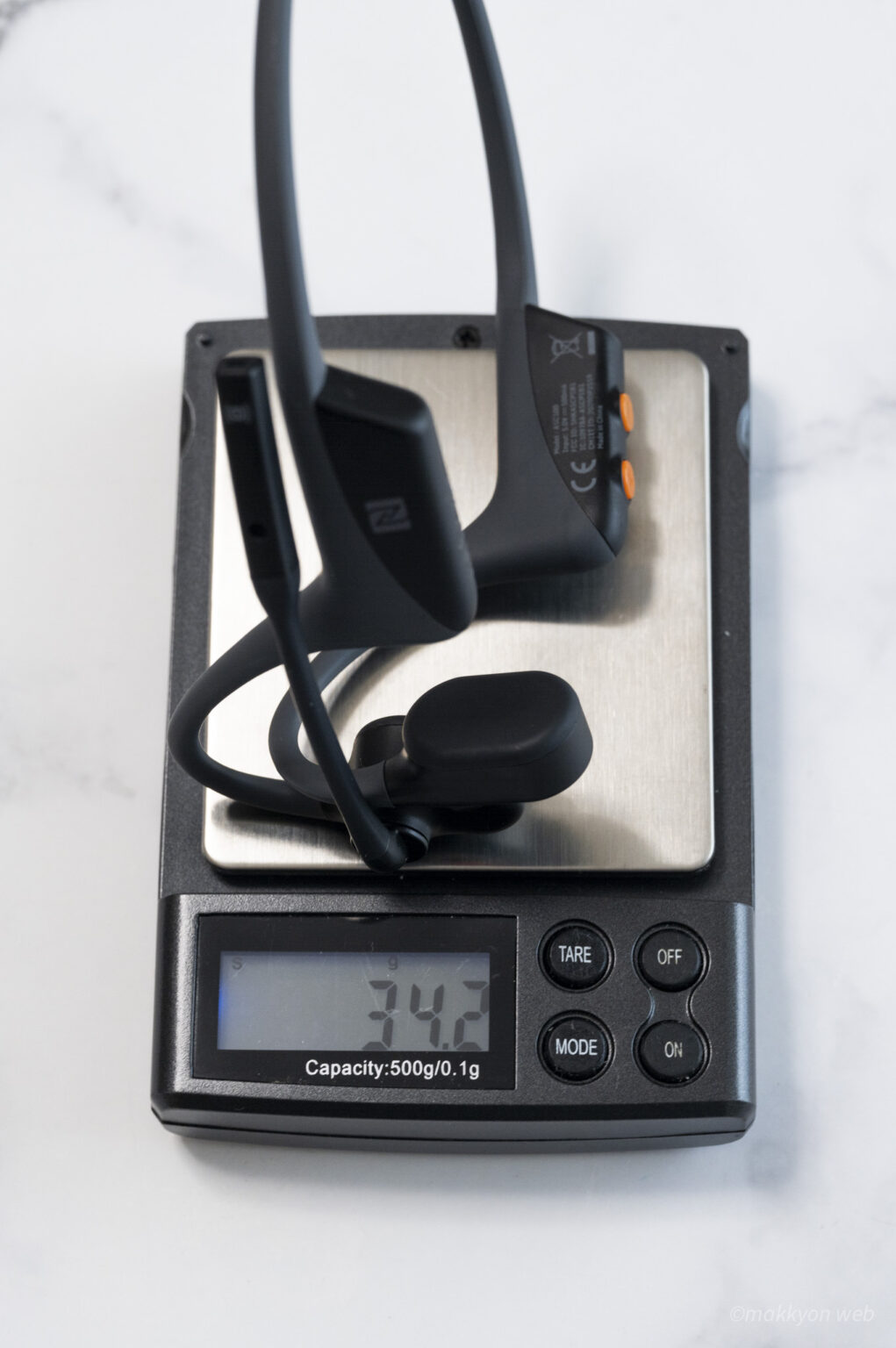 Shokz OpenComm2 UC レビュー／ベストセラーの骨伝導ヘッドセットがさらに進化、Bluetoothアダプター付属で安定通話 ...