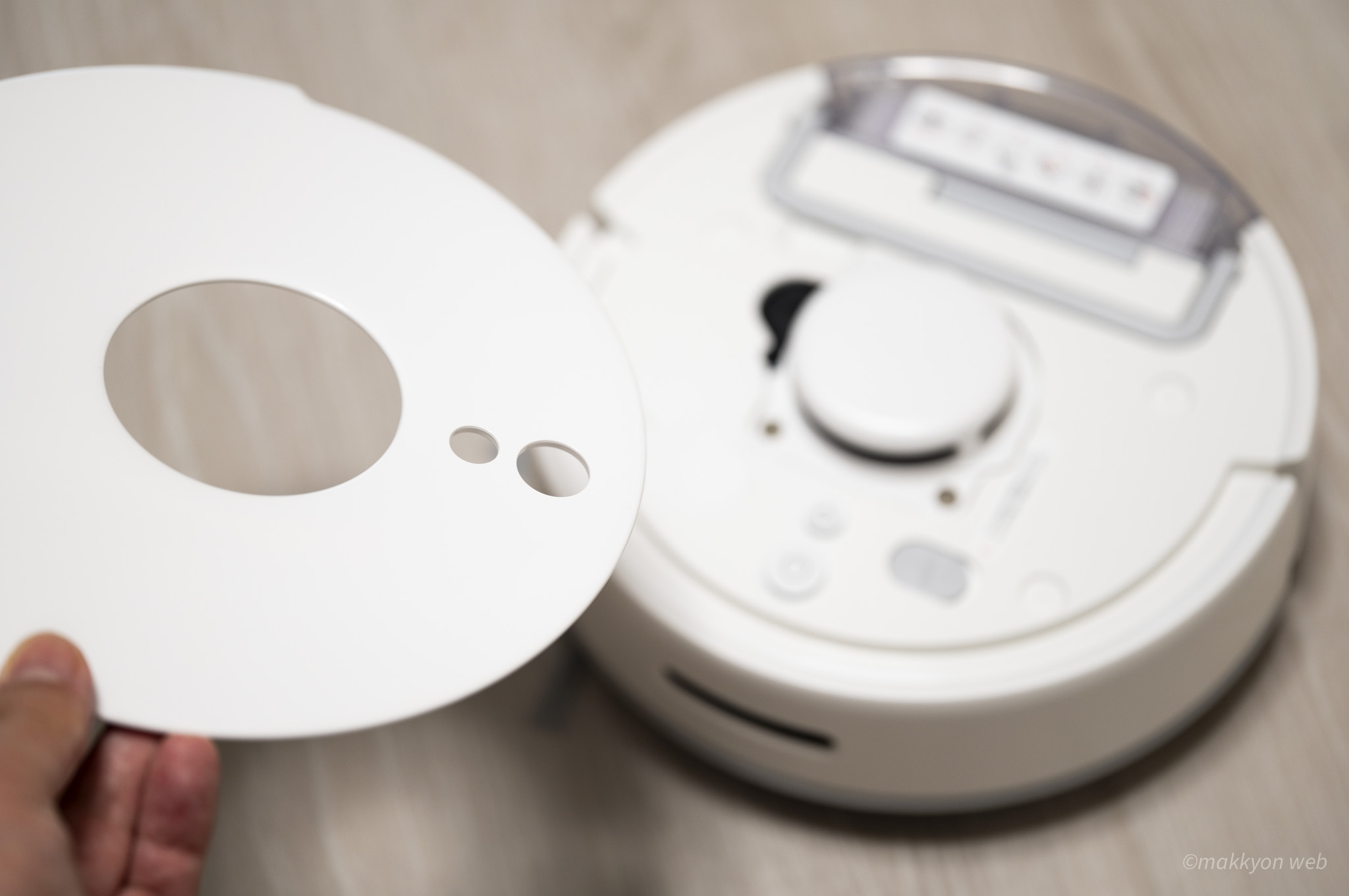 狭い家の中を効率的に掃除するSwitchbot ロボット掃除機K10＋は、世界最小級のコンパクトサイズ！ | MAKKYON WEB