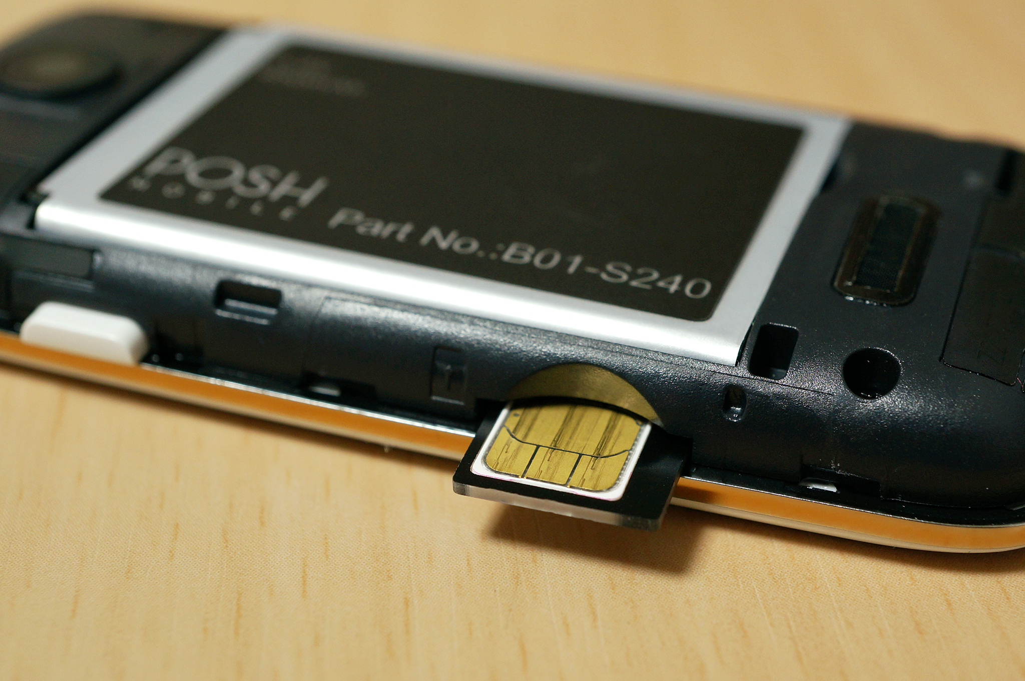 世界最小！？わずか52.9gのAndroid4.4スマホ POSH Micro Xをレビュー！ | MAKKYON WEB