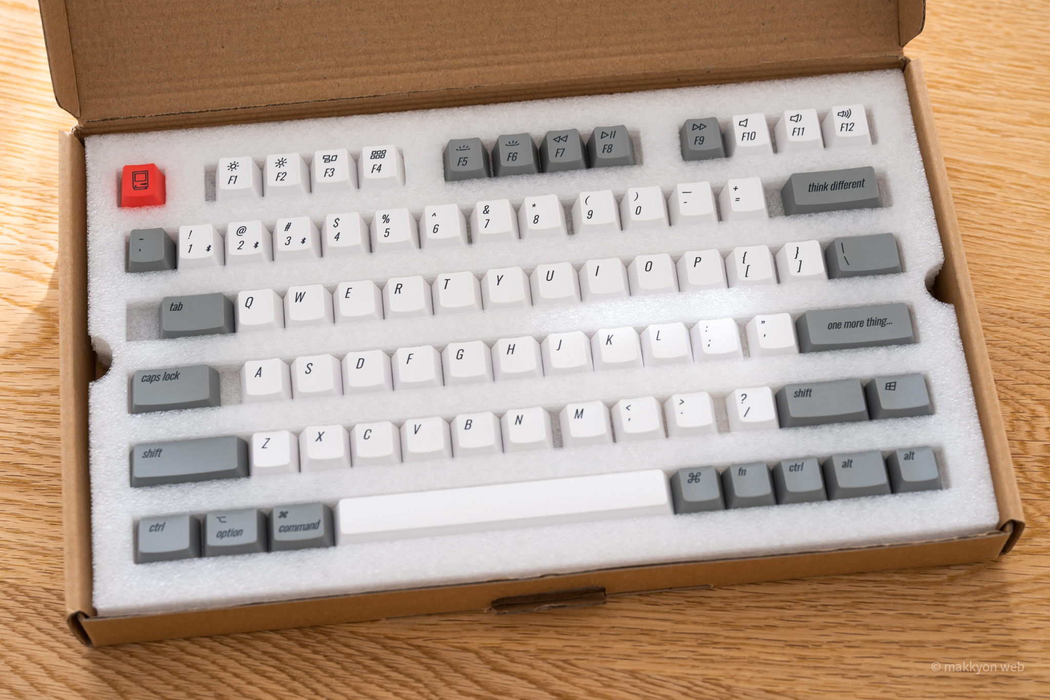 Keychron K2 PBT Retro Mac Keycap Set レビュー／往年のAppleキーボードにインスパイアされた交換用キー ...