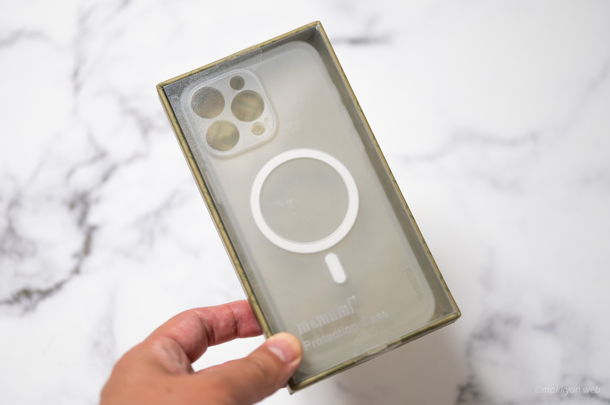 その軽さなんと12.5g！iPhoneを極薄3mmでカバーする、超軽量なmemumiのMagSafe対応ケース | MAKKYON WEB